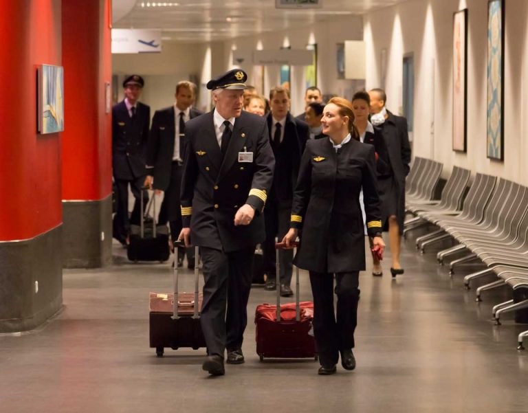 Air France opens 2018 cadet pilot programe - and will pay for training ...