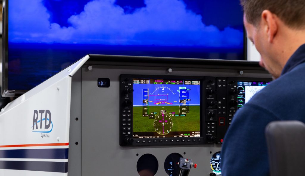 Frasca sim moves closer to the real thing with Garmin software - Pilot ...